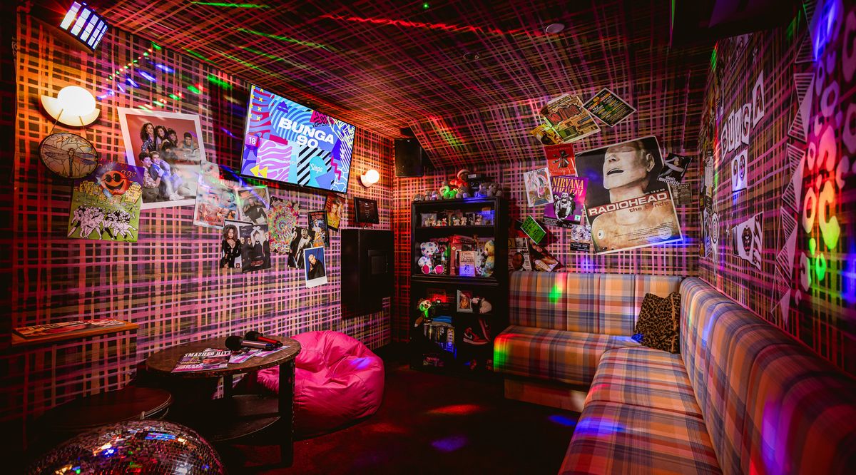 90s Karaoke Rooms - Bunga 90