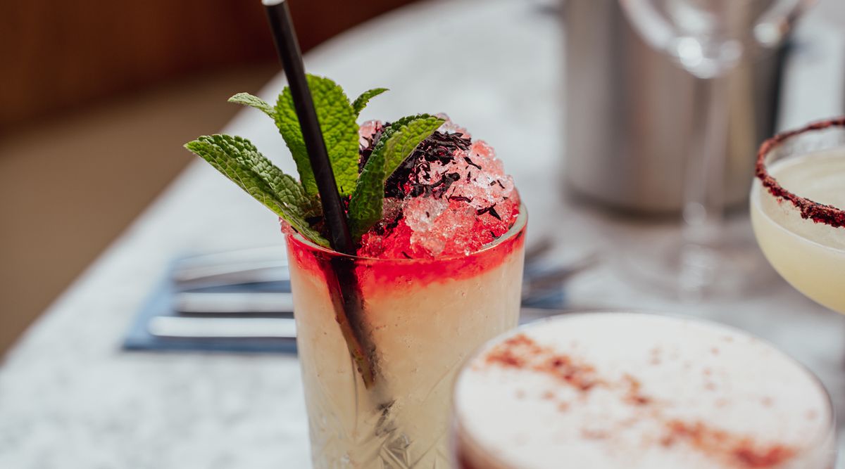 Cocktails for two - Le Monde Hotel